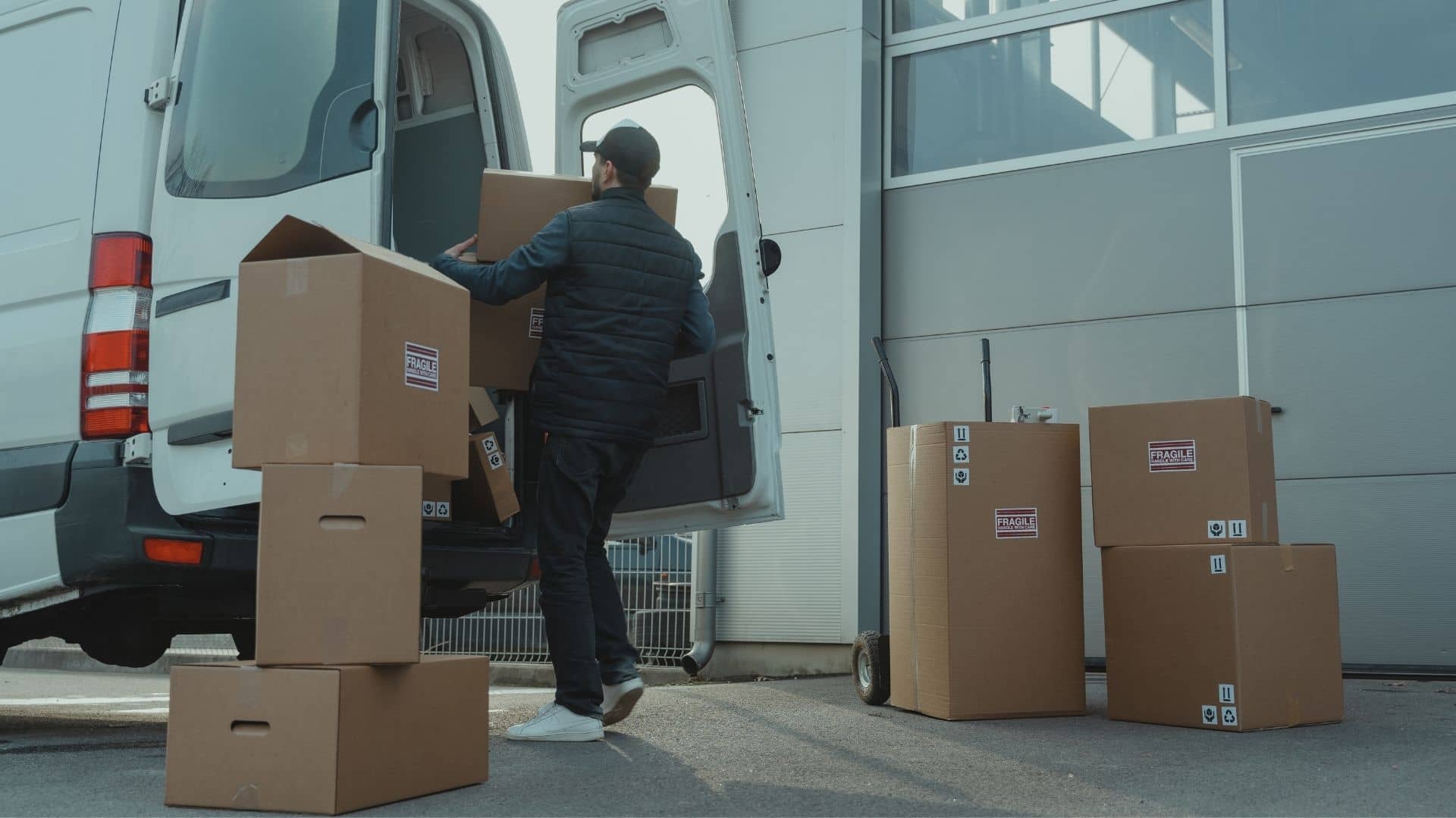 ¿Qué es importar y exportar? Básicos sobre comercio internacional