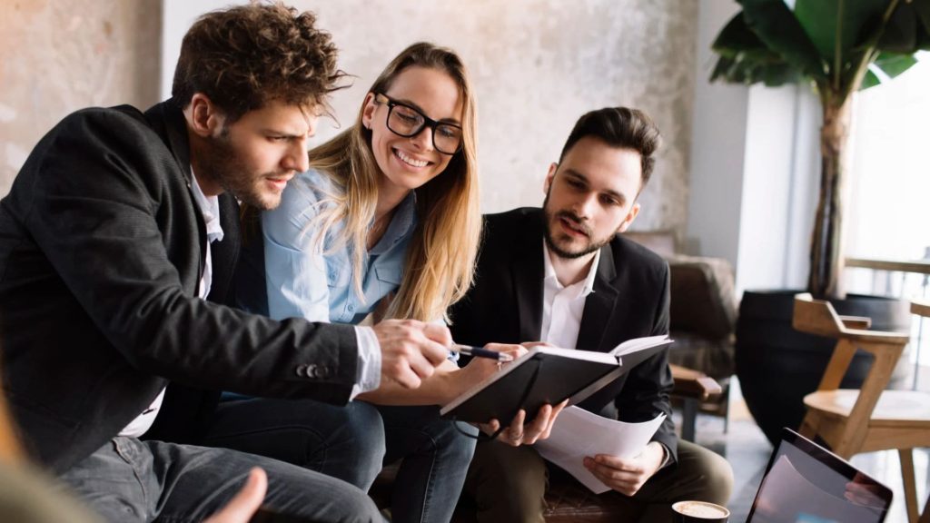 ¿Qué es una persona natural y jurídica en Colombia?