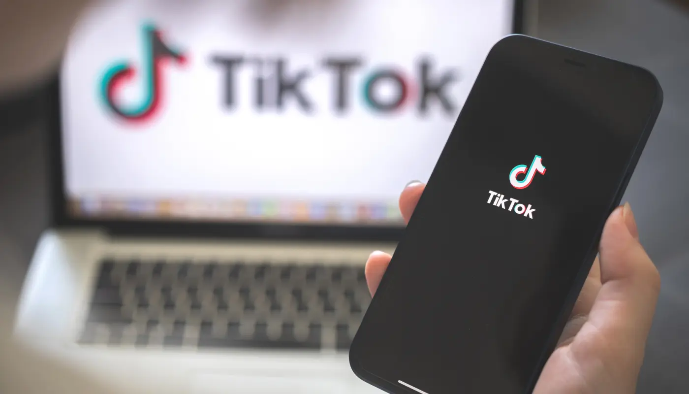Como funciona o TikTok Symphony Creative Studio?